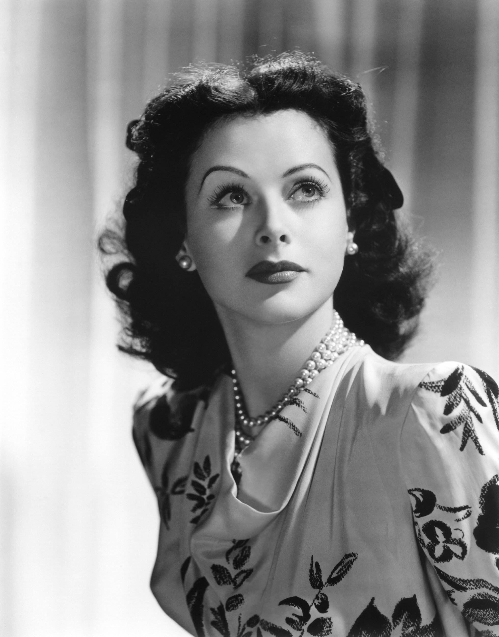 Hedy Lamarr là ai và vì sao bà được Google tôn vinh? | Harper's Bazaar