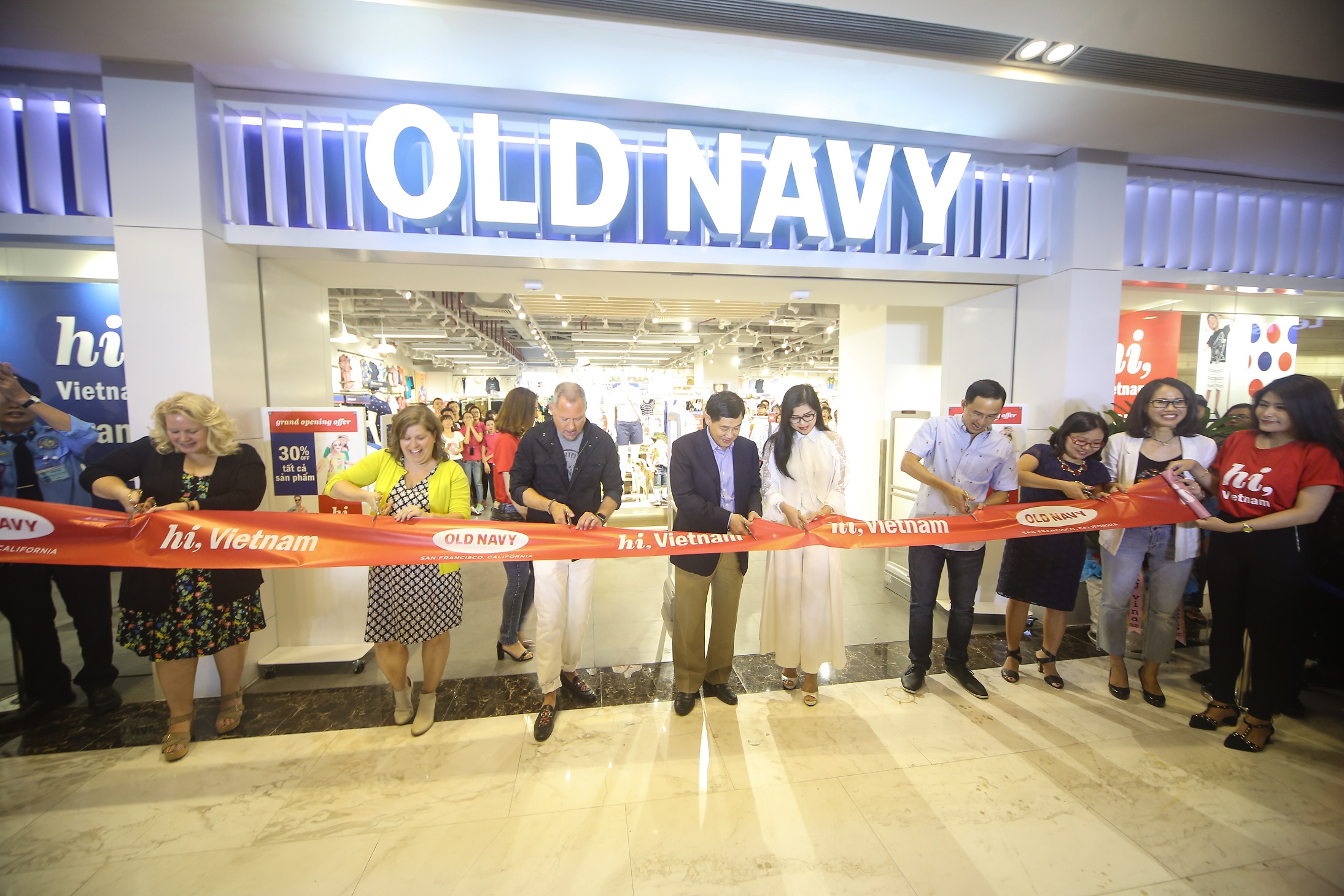 Old Navy khai trương cửa hàng đầu tiên tại Việt Nam