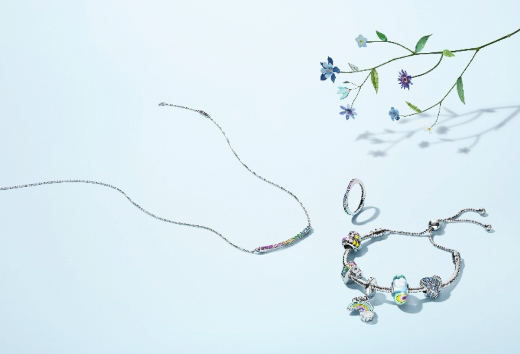 Pandora - Phụ nữ sinh ra là để toả sáng - Harper's Bazaar