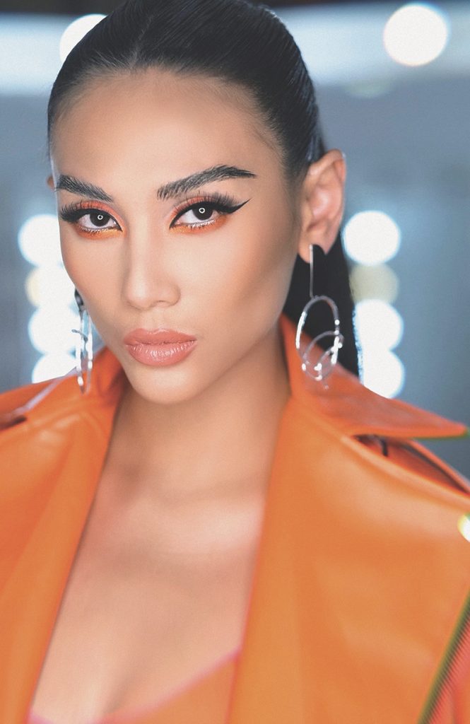 Võ Hoàng Yến giành giải Nữ siêu mẫu của Năm tại Star Awards 2019