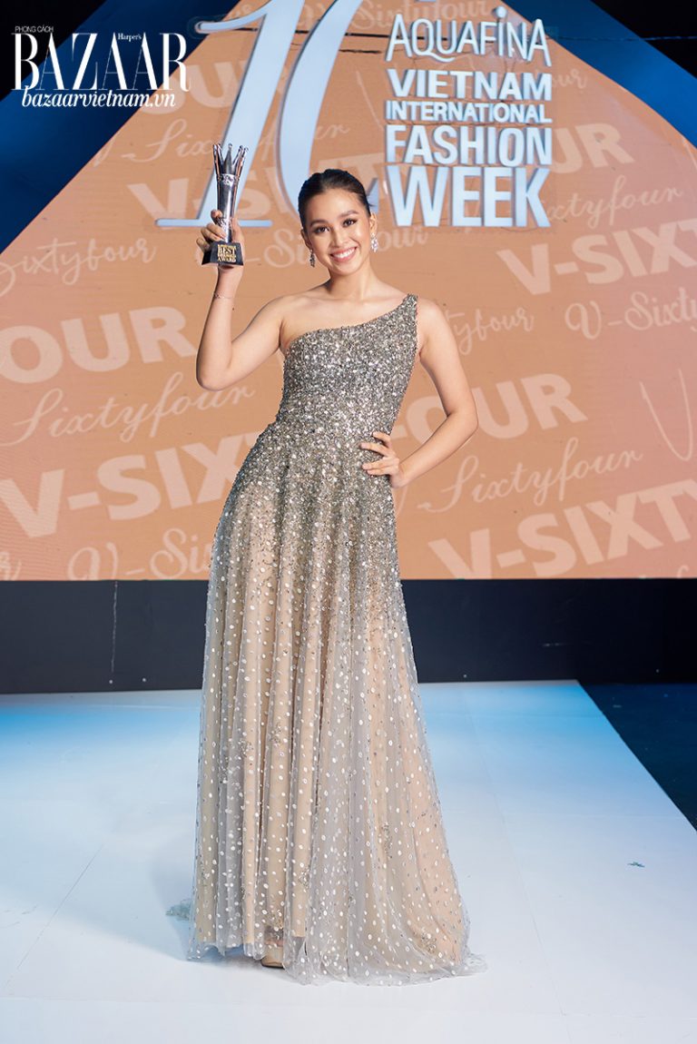 Hoa hậu Tiểu Vy đoạt giải Best Dressed tại VIFW Thu Đông 2019 | Harper ...