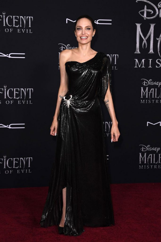 Angelina Jolie đưa các con lên thảm đỏ lễ ra mắt phim Maleficent ...