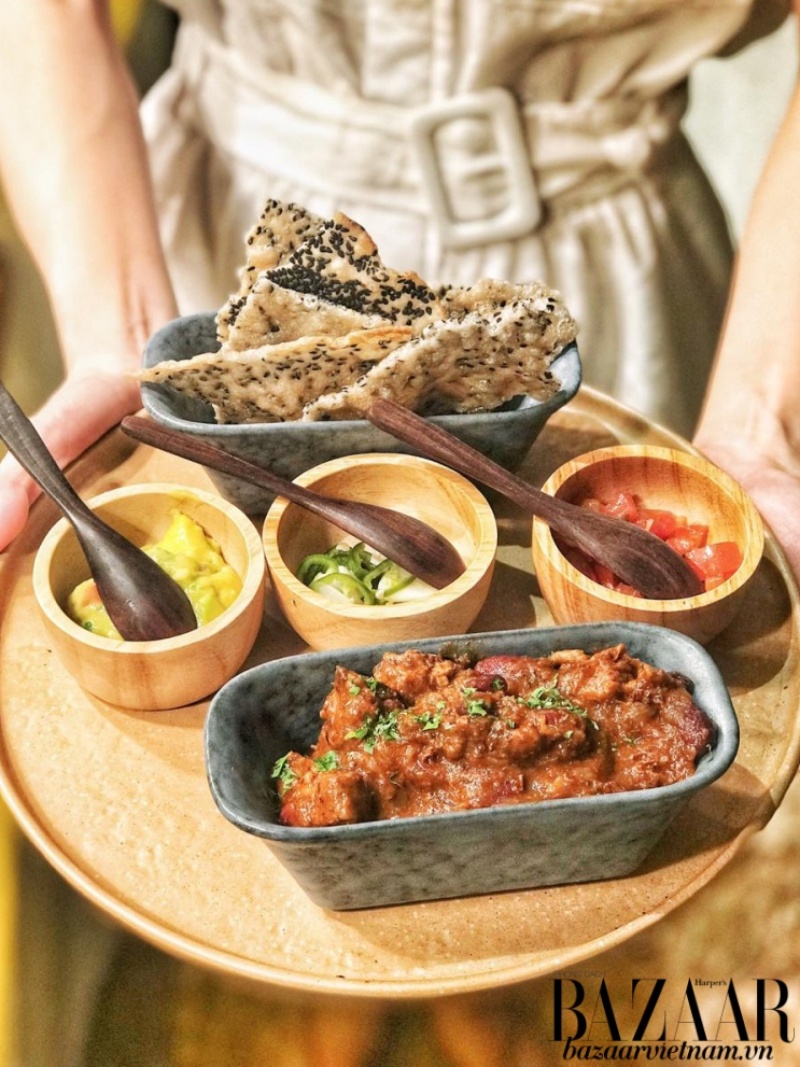 Sol Kitchen & Bar: Santorini thu nhỏ giữa lòng Sài Gòn | Harper's Bazaar