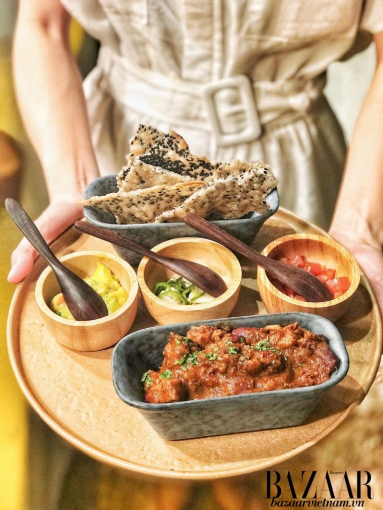 Sol Kitchen & Bar: Santorini thu nhỏ giữa lòng Sài Gòn | Harper's Bazaar