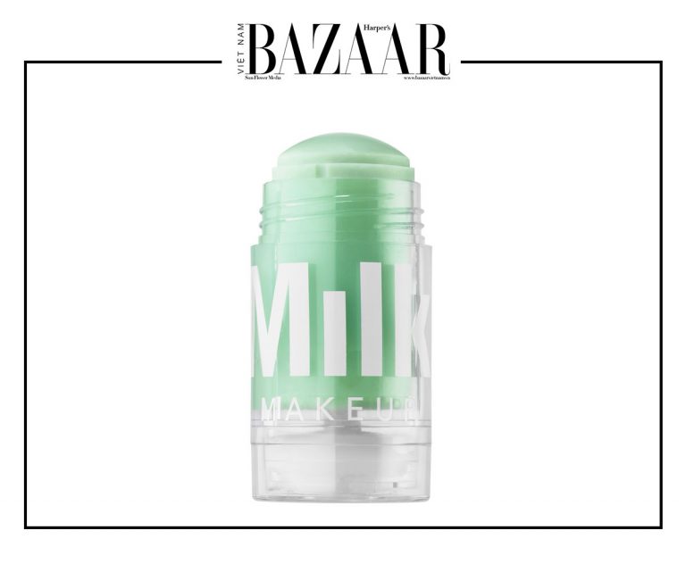 Witch Hazel là gì và dùng nó để dưỡng da sao cho tốt? | Harper's Bazaar