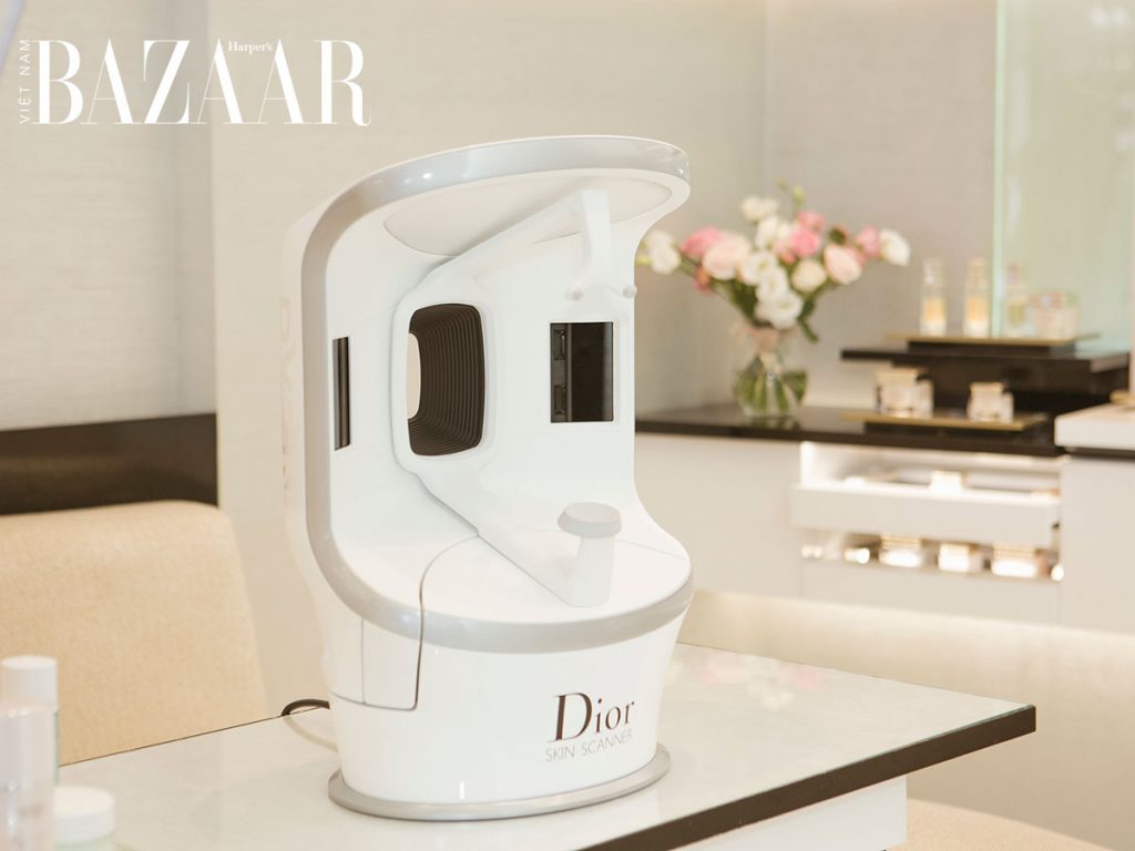 Hiểu rõ về làn da của bạn nhờ máy khám da Dior Skin Scanner | Harper's ...