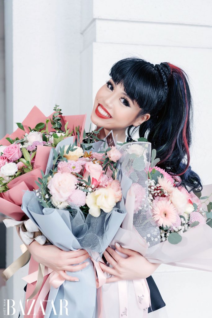 Jessica Minh Anh xinh như búp bê tại lễ ký kết quảng bá du lịch Việt Nam