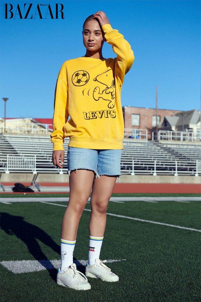 Sơn Tùng M-TP khỏe khoắn trong thiết kế athleisure của Levi’s x Peanuts
