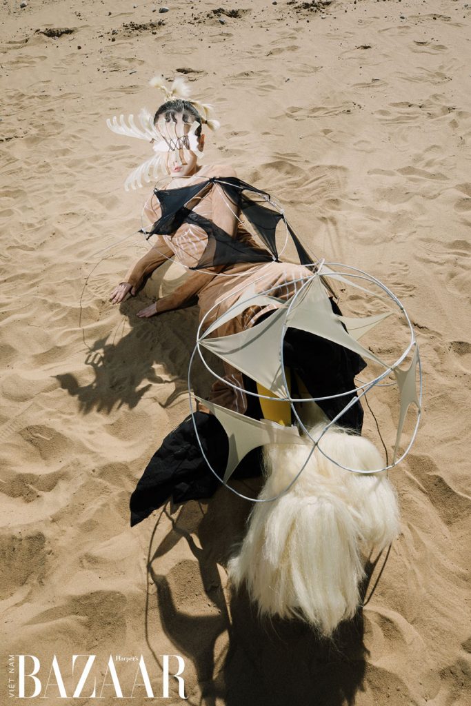 Bộ ảnh Human and Space | Stylist Yanjun Wang | Harper's Bazaar