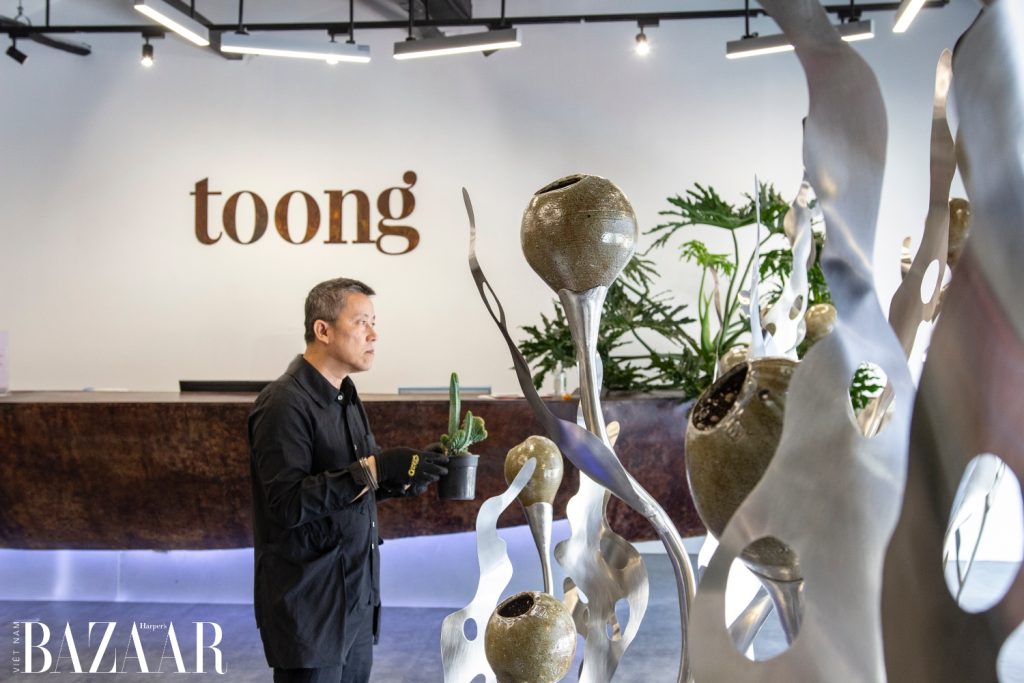 Toong trưng bày tác phẩm nghệ thuật sắp đặt gây cảm hứng