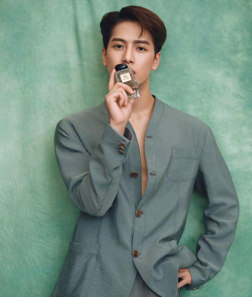 Jackson Wang hái quả ngọt năm 2021 khi làm đại sứ cho Armani, Fendi