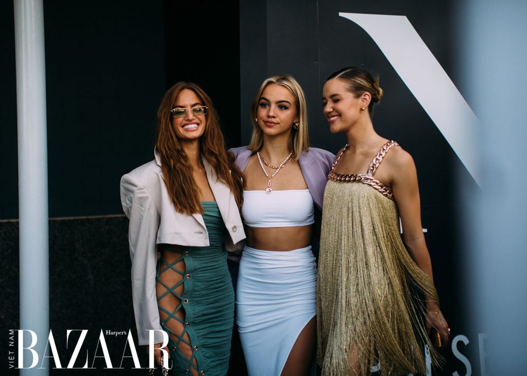 Diện đồ đôi với bạn thân như Olivia Ponton và Emma Brooks McAllister