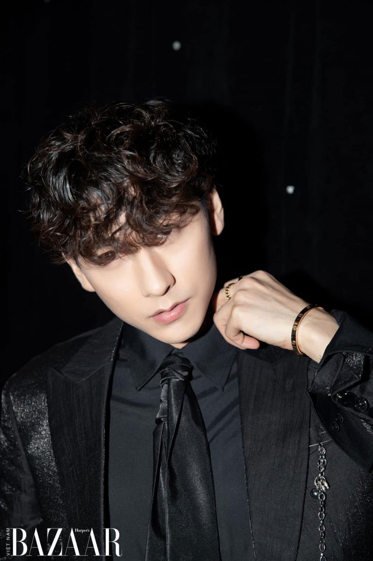 Isaac diện trang sức Cartier, Tiffany & Co đắt giá diễn show TikTok FashUP