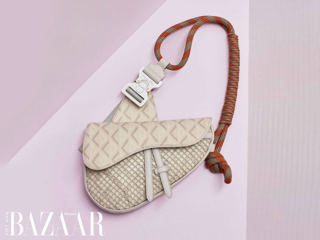 Kim Jones debut monogram mới cho Dior: Họa tiết CD Diamond