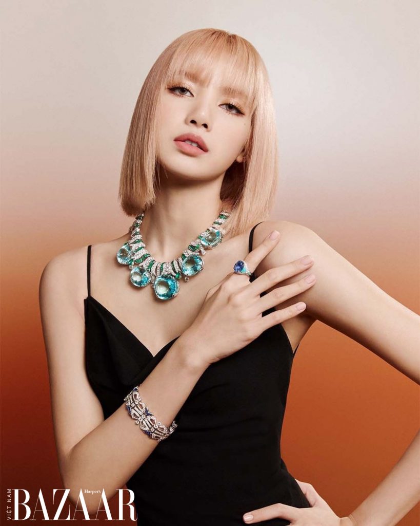 Theo chân Lisa BLACKPINK tham quan triển lãm Bulgari Magnifica