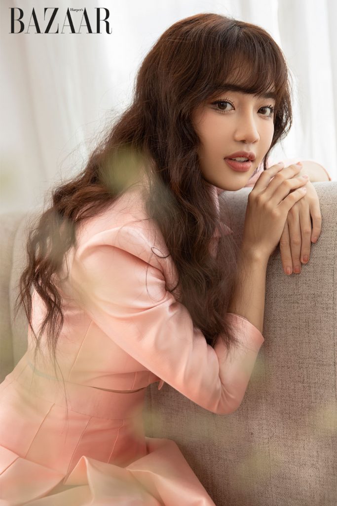 Hoàng Duyên và Obito hát Mưa Hồng của Trịnh Công Sơn