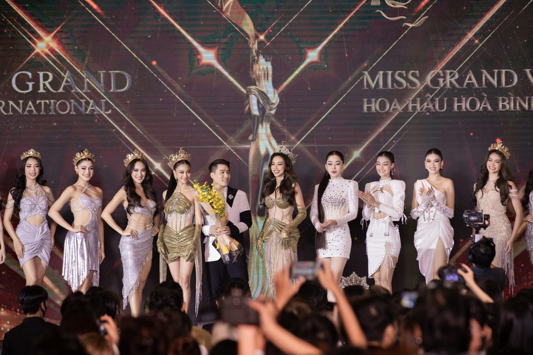 Trần Ninh Hưng ra mắt BST Sexy Warriors tại Miss Grand Vietnam