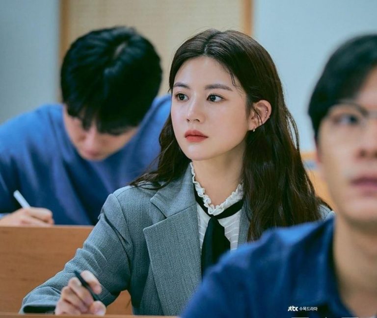 9 phim làm nên sự nghiệp của Go Youn Jung | Harper's Bazaar Việt Nam