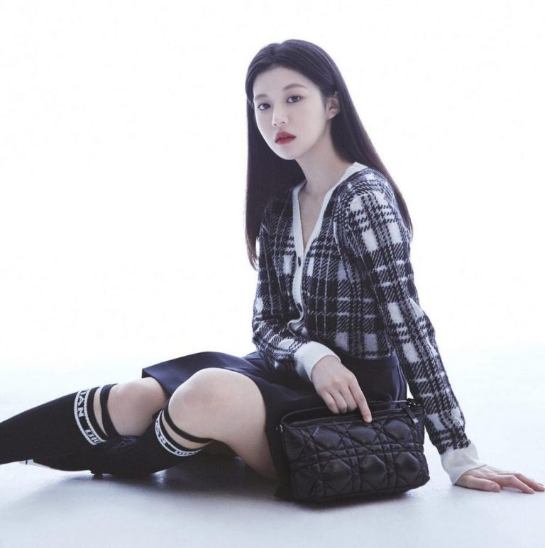 9 phim làm nên sự nghiệp của Go Youn Jung | Harper's Bazaar Việt Nam