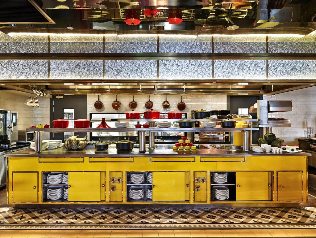 Thưởng thức mỹ vị tại nhà hàng buffet Mezz thuộc Sofitel Saigon Plaza