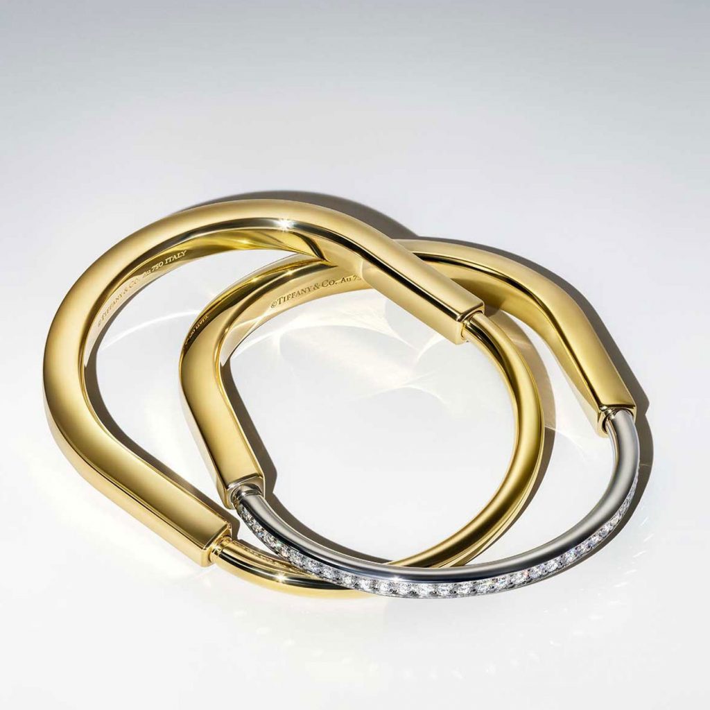 Tiffany & Co giới thiệu chiếc vòng đeo tay phi giới tính Tiffany Lock