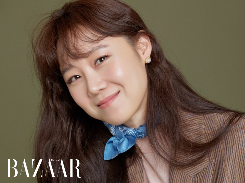 Bí mật đằng sau vẻ đẹp không tuổi của Gong Hyo Jin | Harper's Bazaar