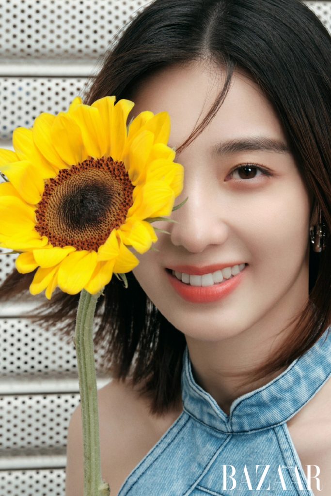 Nhan sắc chinh phục mọi vai diễn của mỹ nhân Vạn Bằng