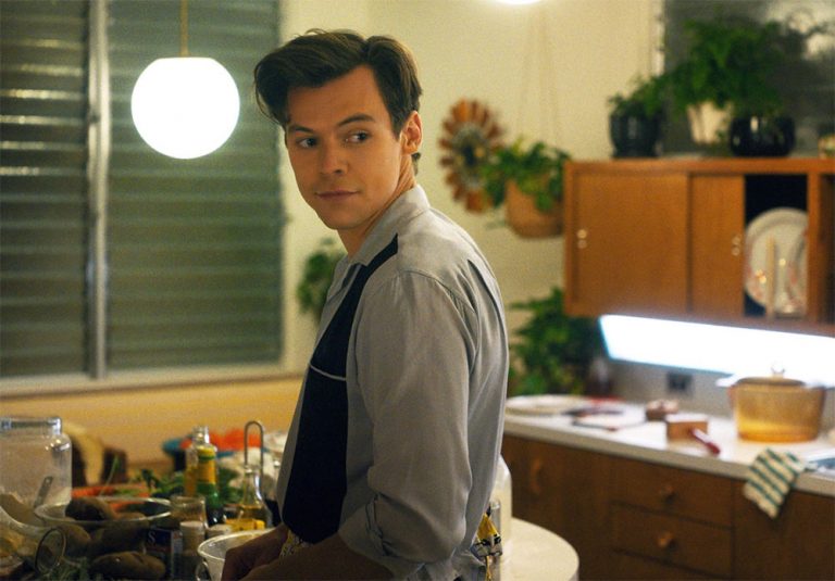 Harry Styles, chàng ca sĩ đa tài phá vỡ nhiều kỷ lục | Harper's Bazaar