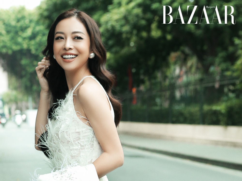 Jennifer Phạm gợi ý phối đồ đơn sắc sang trọng | Harper's Bazaar