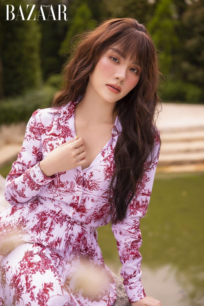 Lê Thanh Hòa và Mai Phương gửi lời chúc Tết 2023 qua BST mang hơi thở mùa Xuân