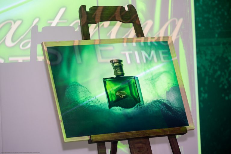 Mastering Taste Through Time: Cuộc thưởng lãm tráng lệ của whisky và ...