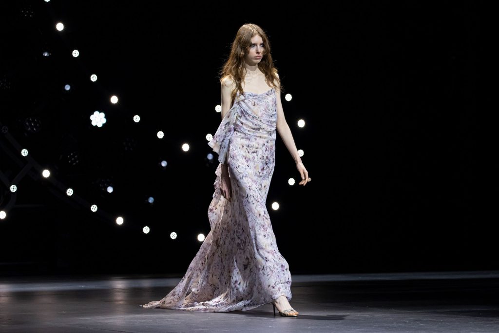 Celine Thu Đông 2023: Khi boho và rocker chic kết hợp cùng sequin