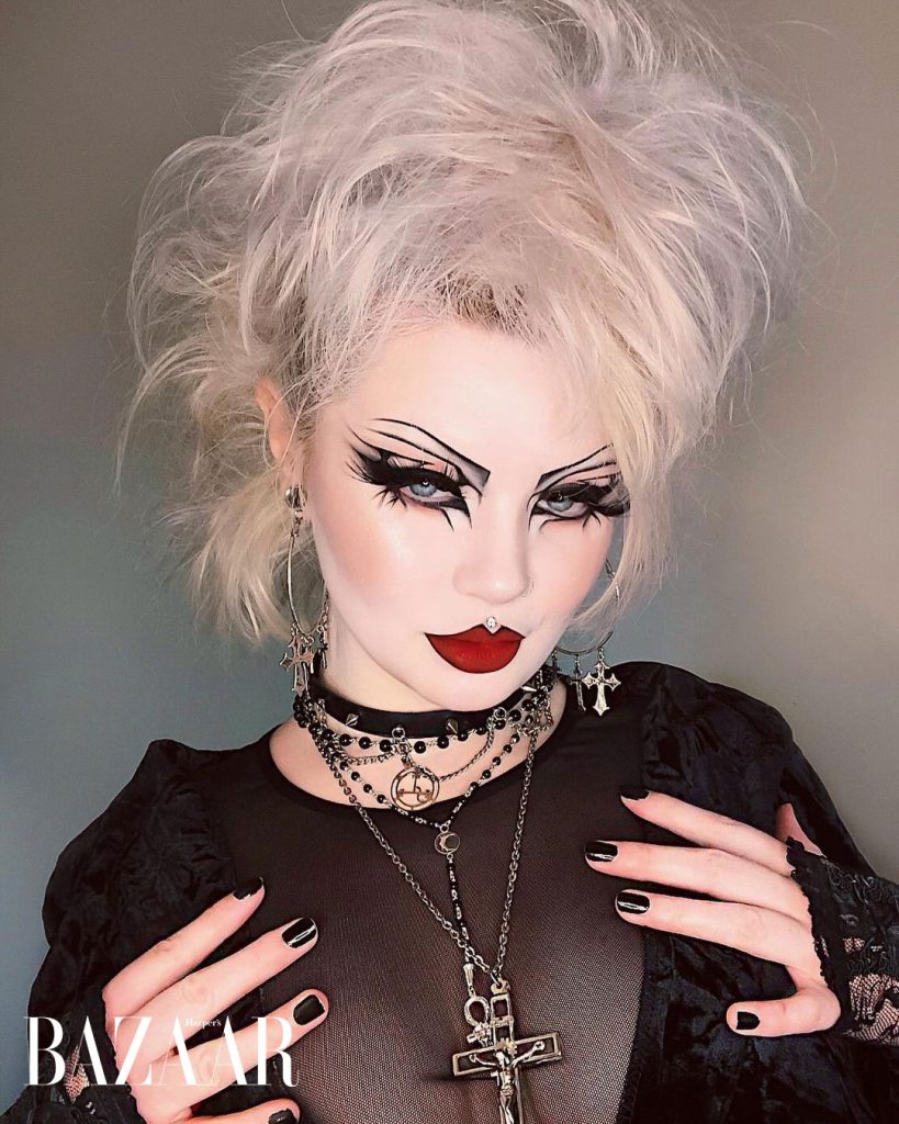 Phong cách thời trang Goth của Wednesday Addams là gì?