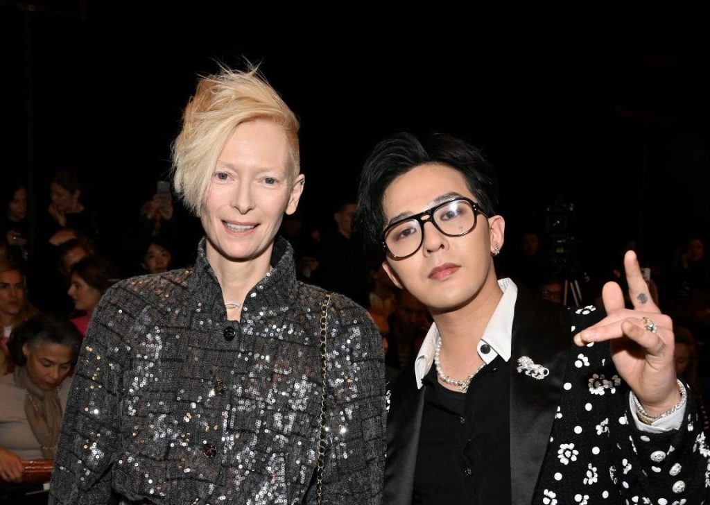 G-Dragon, Kim Go Eun bay đến Paris dự show Chanel Haute Couture