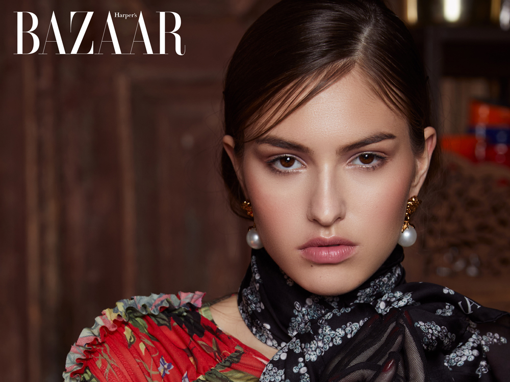 Model Delaney wears retro style outfits