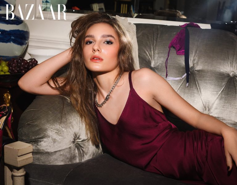 Zelda Sher khám phá khách sạn St. Regis New York sang trọng