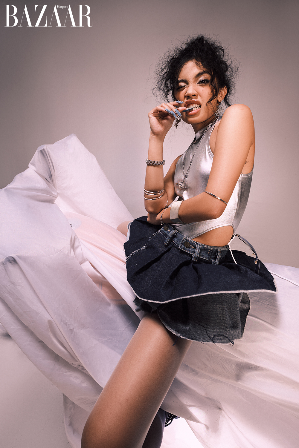 TikToker Lilthu đón Tết với phong cách Y2K cực slay | Harper's Bazaar