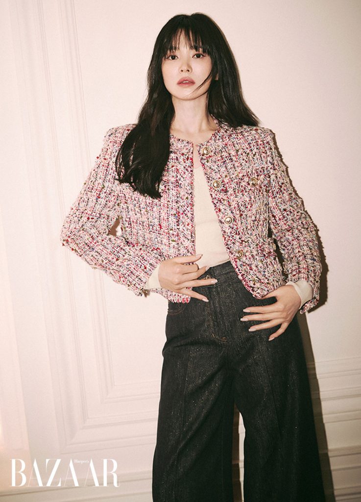 Cách phối áo dạ tweed mùa lạnh sang chảnh như Song Hye Kyo | Harper's ...