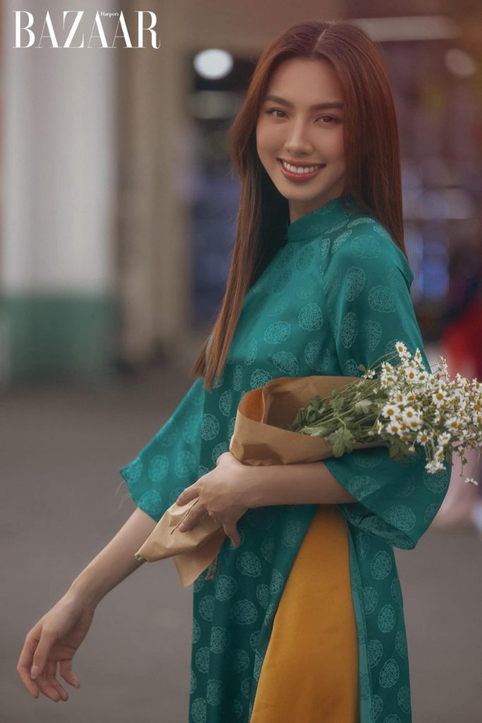 Thùy Tiên, Châu Bùi đụng hàng ngày Tết: Một chiếc áo dài hai số phận