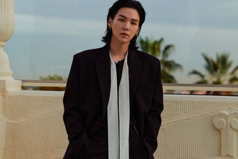 Suga (BTS) trở thành đại sứ toàn cầu của Valentino | Harper's Bazaar