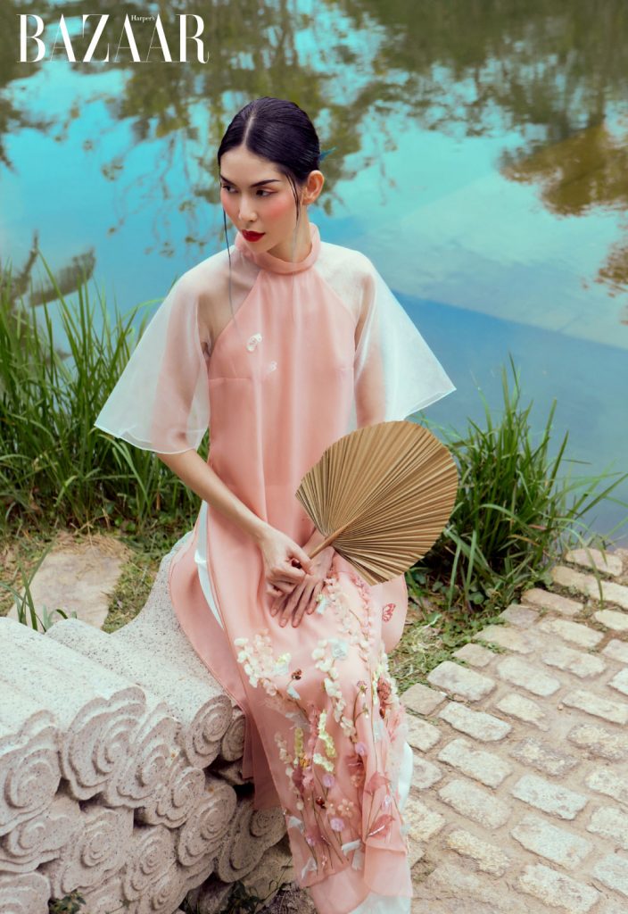 TyhD Thùy Dương khoe vai gầy với áo yếm | Harper's Bazaar Việt Nam