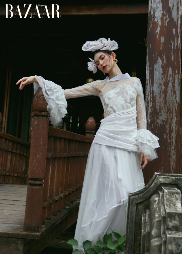 TyhD Thùy Dương khoe vai gầy với áo yếm | Harper's Bazaar Việt Nam