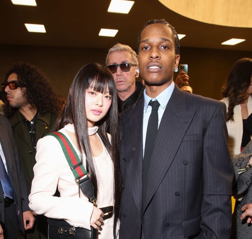 Hanni (NewJeans) mới 19 tuổi đã dự front row show Gucci