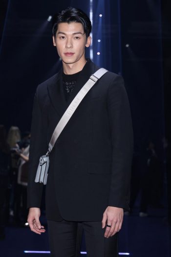 Visual "đỉnh chóp" của Hứa Quang Hán trong trang phục Fendi
