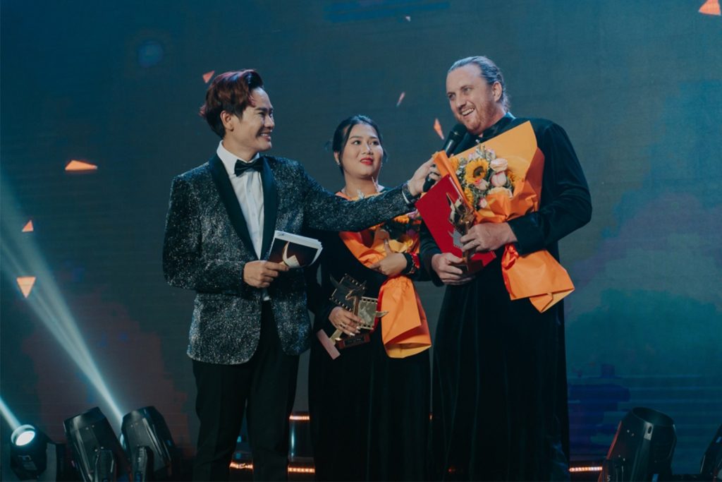 Phim “Đêm Tối Rực Rỡ” trở lại rạp vào tháng 3/2023