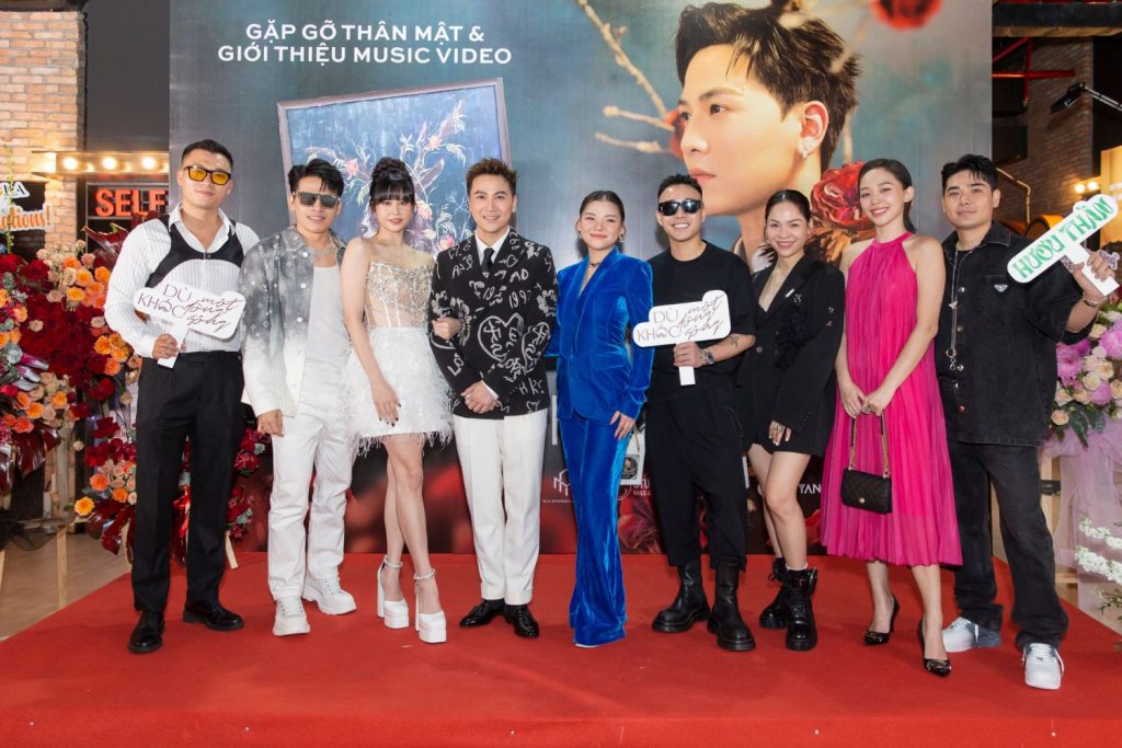 Hươu Thần – Mai Tiến Dũng ra mắt MV “Dù Khóc Một Dòng Sông”