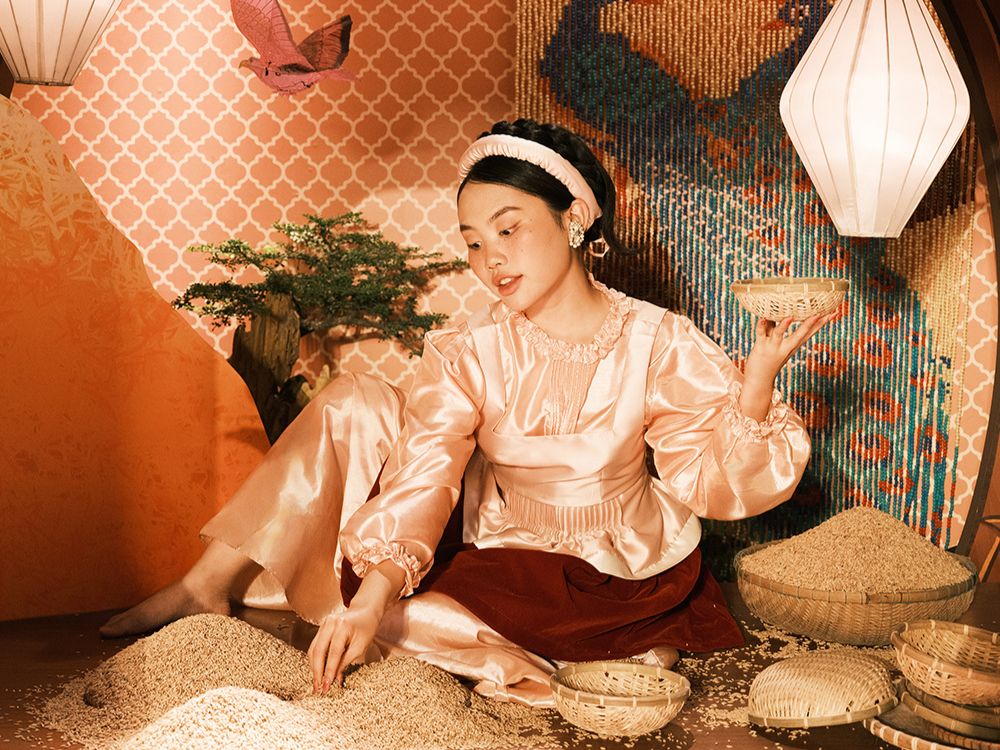 Phương Mỹ Chi là cô Tấm hiện đại trong MV Vũ Trụ Có Anh