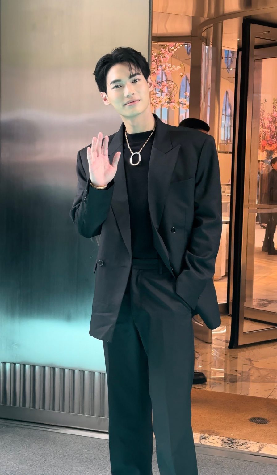 Tiffany & Co mời Win Metawin, Henry Lau, Amee đến New York