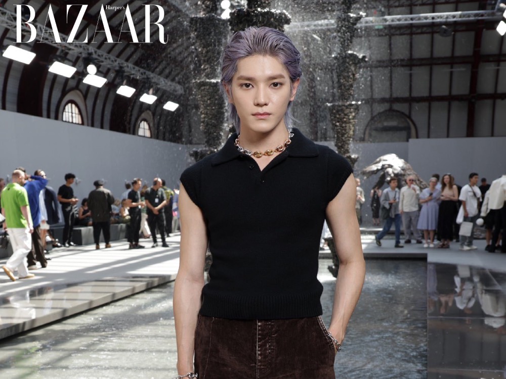 Taeyong (NCT) dự show Loewe Men Xuân Hè 2024 với tóc tím