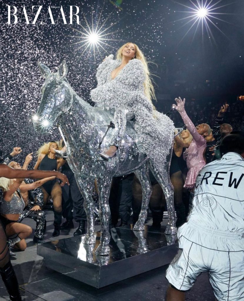 Beyoncé tôn vinh NTK da màu trong "Renaissance World Tour"